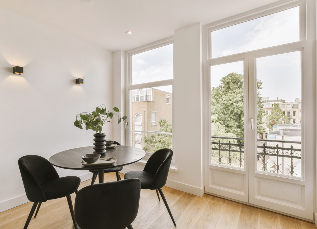 Transom » Style & light